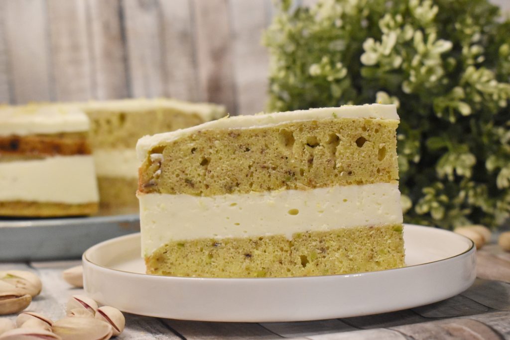Tort cu fistic si lime - Traditii si delicii