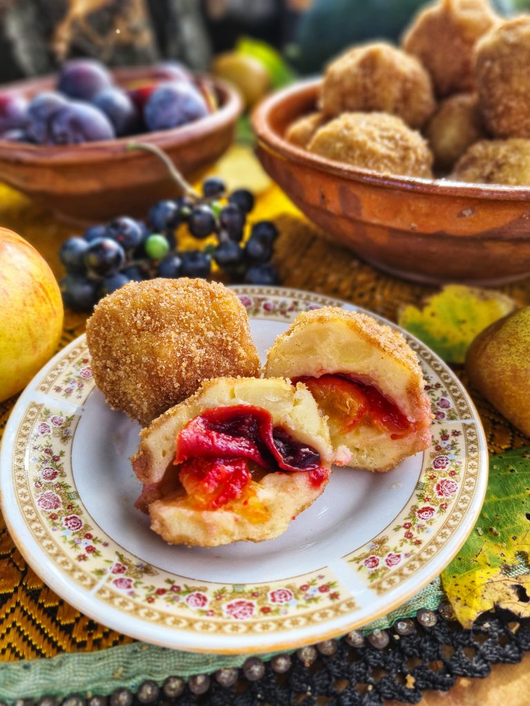 Galuste cu prune sau gomboti - Traditii si delicii